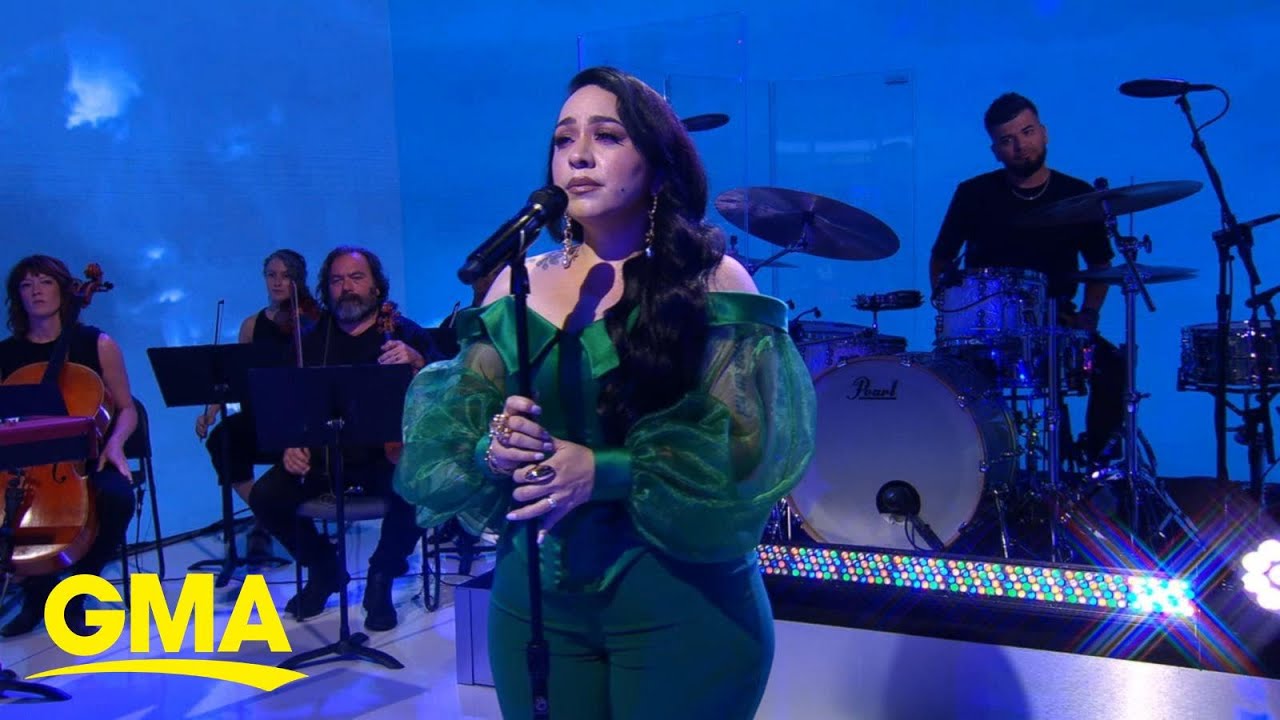 Singer Carla Morrison performs hit song - The Global Herald