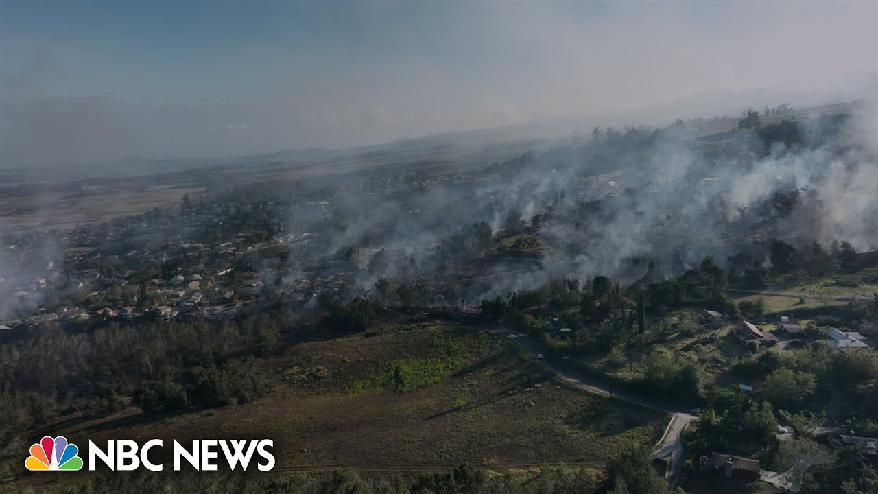 Drone video shows dense smoke clouds over Maui after intense wildfires ...