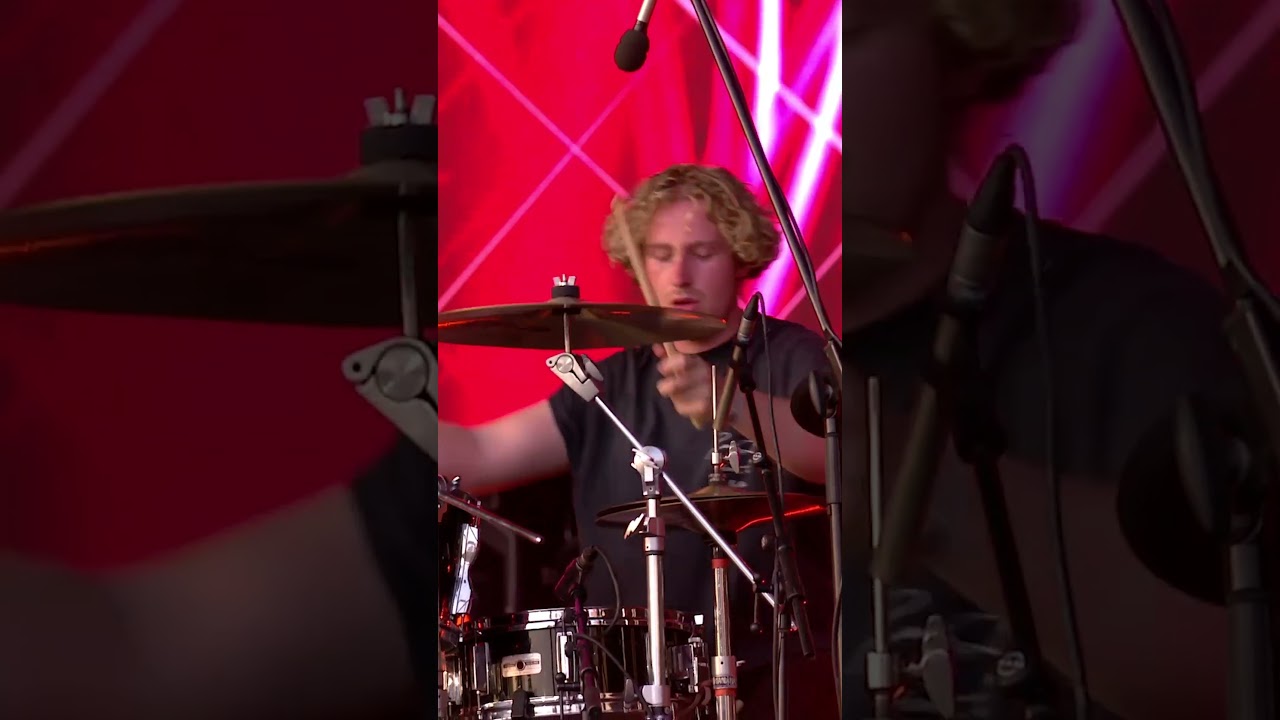 Mimi Webb's 'Red Flags' Live Performance | Live at Isle of MTV Malta ...