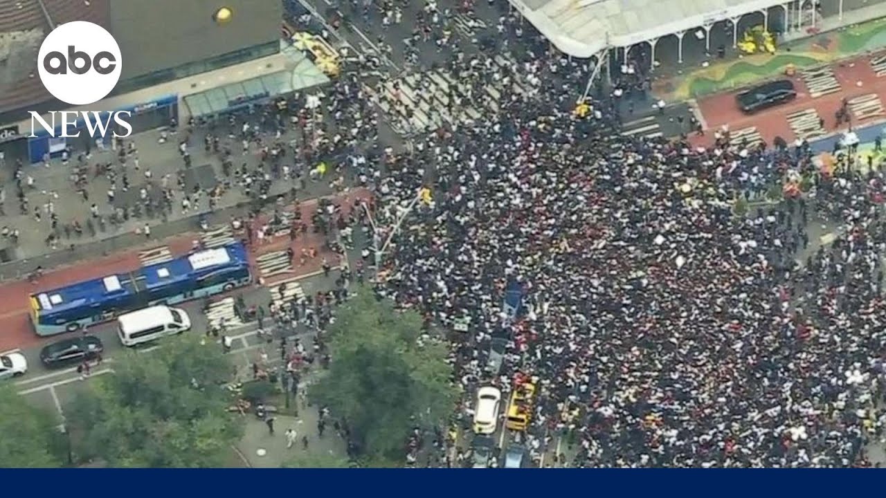 Chaos erupts in New York City's Union Square after promise of free PlayStations - The Global Herald