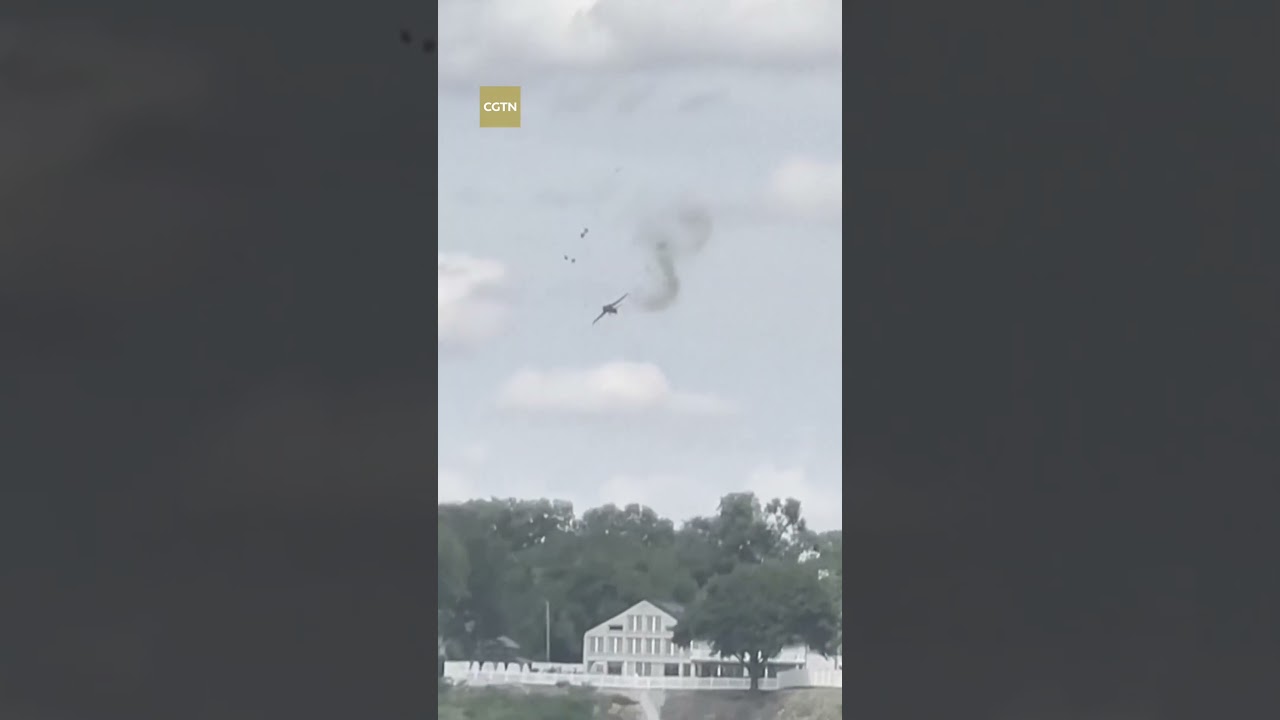 Pilots Eject From Plane Before Fiery Crash at Michigan Airshow - The ...