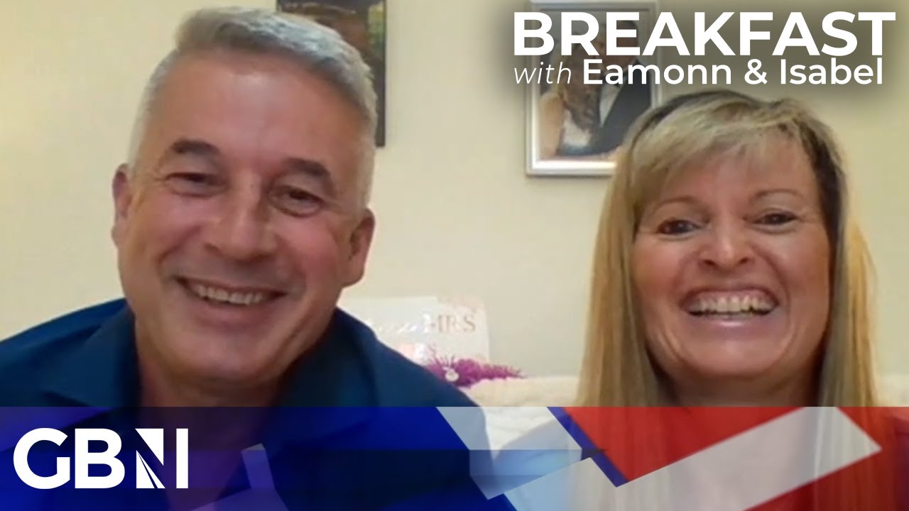 Delayed flight leads to couple falling in love | 'I wrote my number on ...