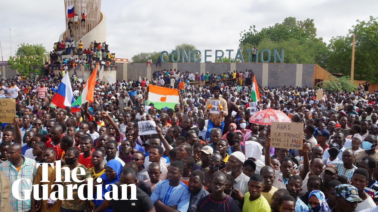 Niger: hundreds of junta supporters gather in Niamey amid threat of ...