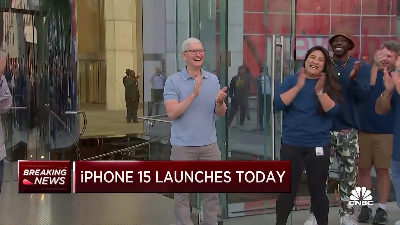 iPhone 15 goes on sale: Apple CEO Tim Cook opens Fifth Avenue Apple ...