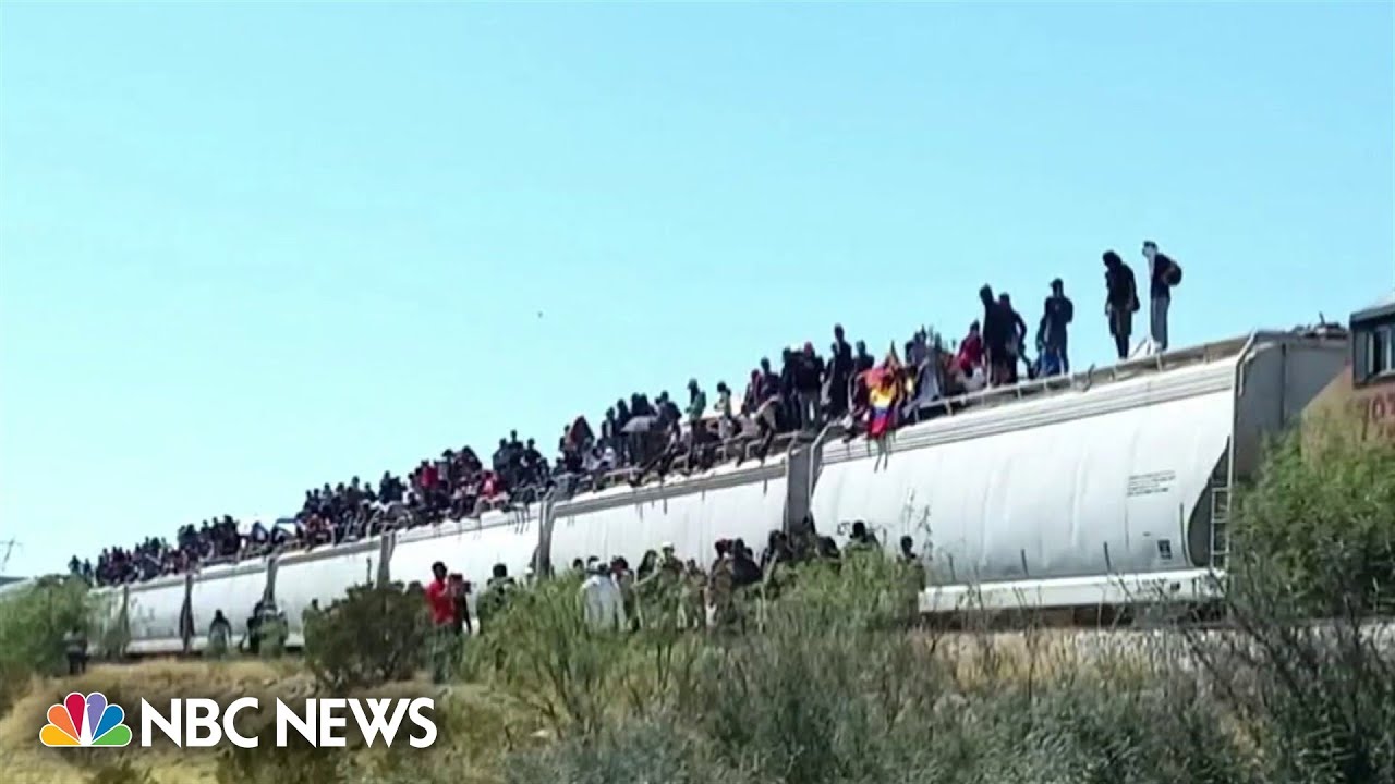 Mexico freight trains halts service after hundreds of migrants hitch ...
