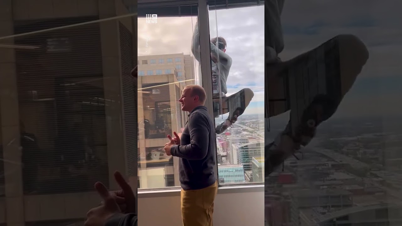 Pro Life Spiderman Climbs Chicago Building The Global Herald