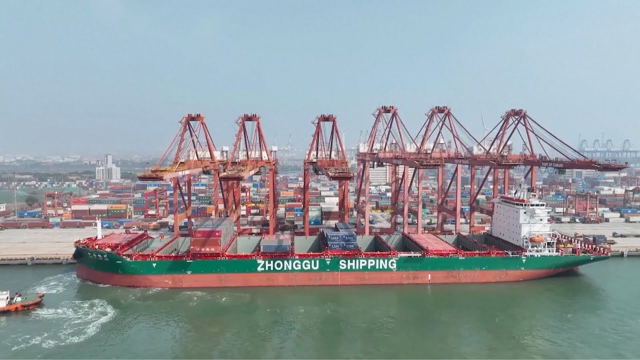Cargo ship carrying China's first 35-tonne freight containers depart ...