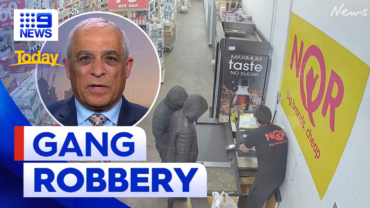 Terrifying security footage shows young gang members rob supermarket ...