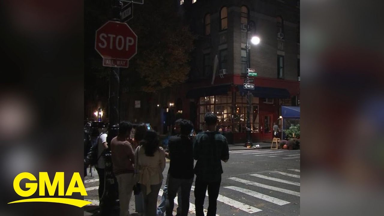 Fans gather to honor Matthew Perry at iconic “Friends” filming location ...