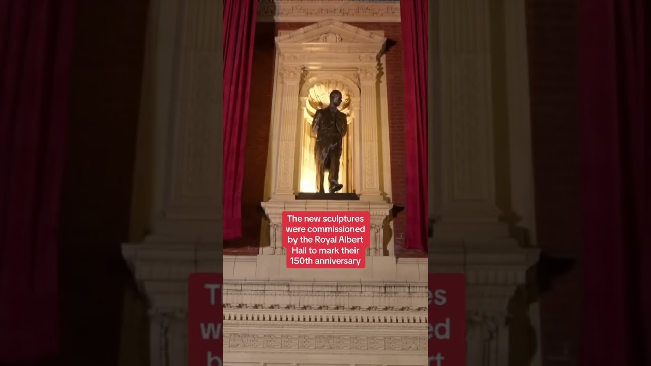 King and Queen unveiled statues of Queen Elizabeth II and Prince ...