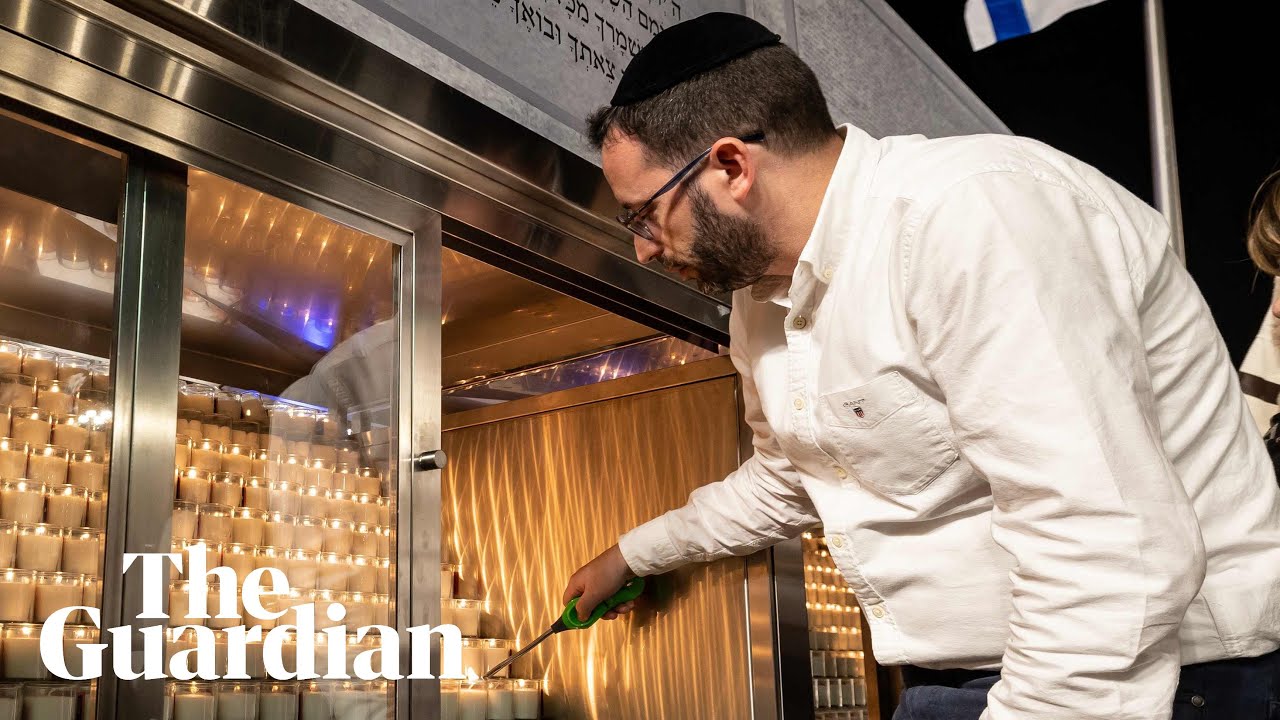 Israelis light candles at the Western Wall to mark 30 days since Hamas ...