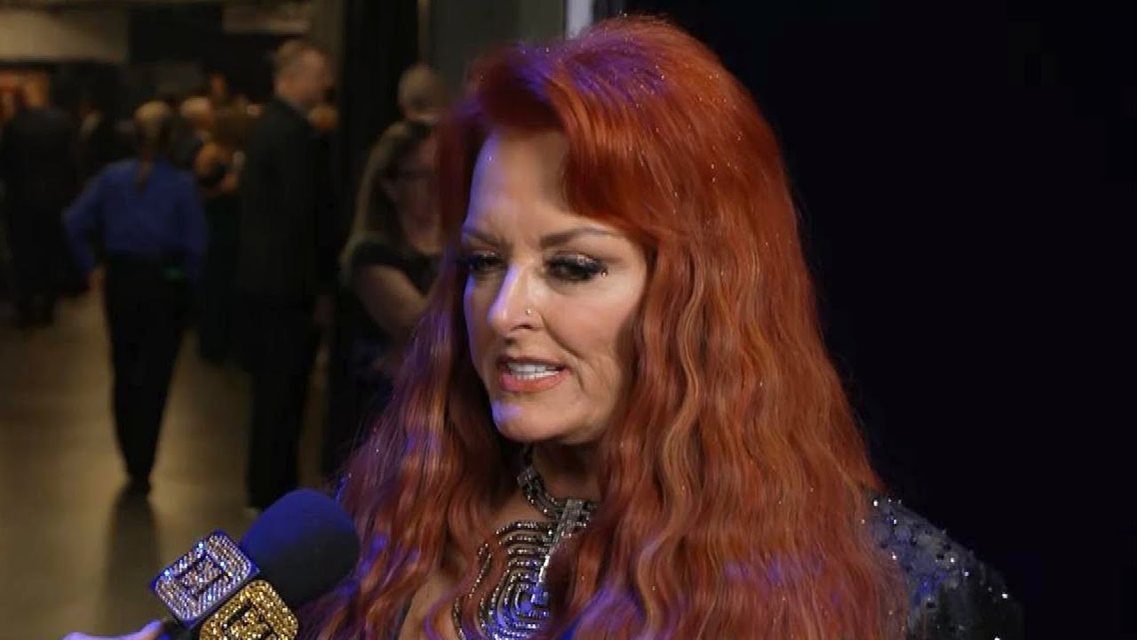 Why Wynonna Judd Broke Down on Stage During Recent Concert (Exclusive ...