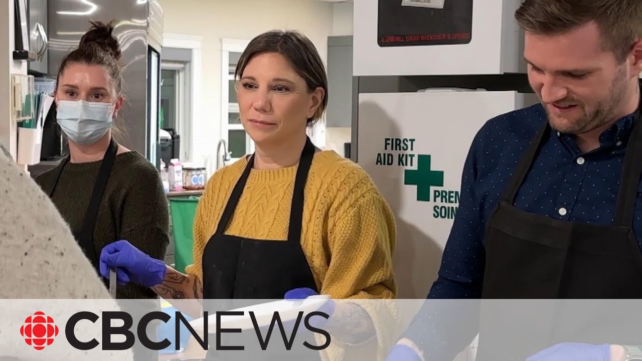 Volunteers support families who use Ronald McDonald House - The Global ...