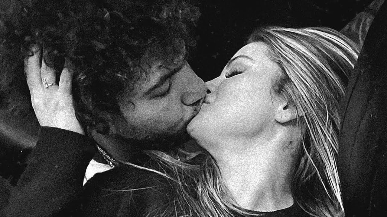 Selena Gomez KISSES Boyfriend Benny Blanco! - The Global Herald Selena Gomez KISSES Boyfriend Benny Blanco! - The Global Herald
