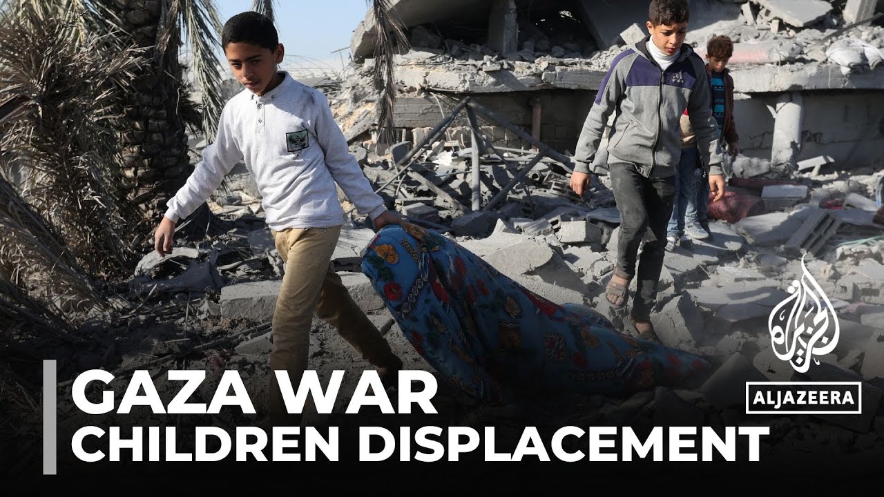 Children displaced in Gaza, struggling to survive and forced to find ...