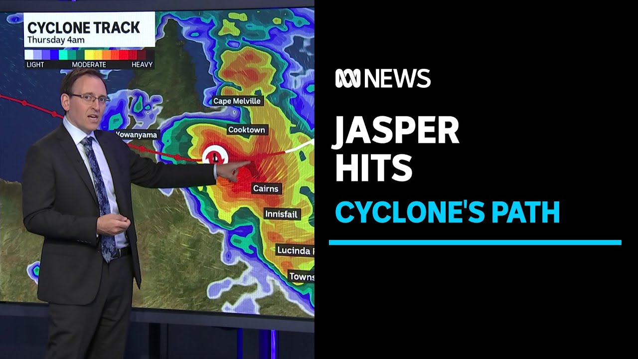 Tropical Cyclone Jasper starts to cross the Far North Queensland coast ...