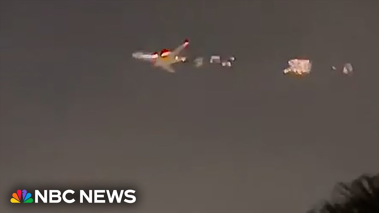 Video shows flames shooting out of cargo plane in Miami - The Global Herald