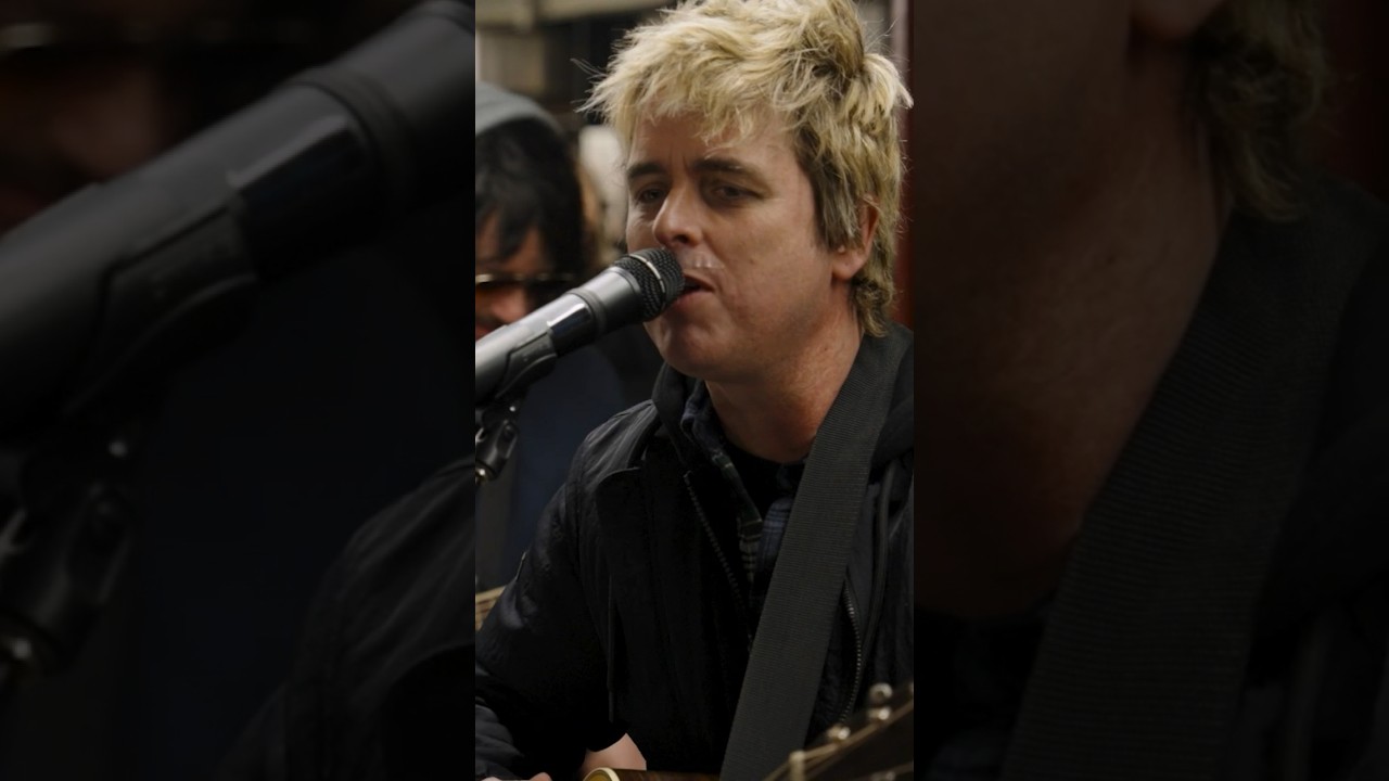 #GreenDay & Jimmy busk in disguise at a NYC subway stop! #JimmyFallon # ...